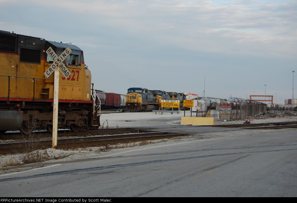 UP 3827, CSX 7730 & 7800